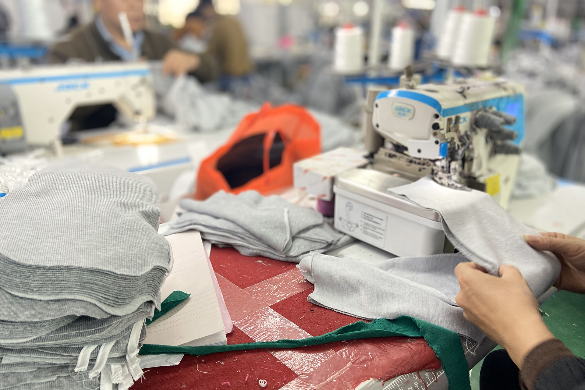 Clothing Manufacturer’s Guide: Decoding Fabric Selection for Custom ...