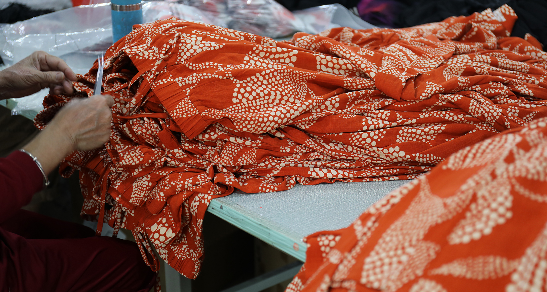 Color Theory in Fashion: Clothing Manufacturers’ Guide for Beginners ...